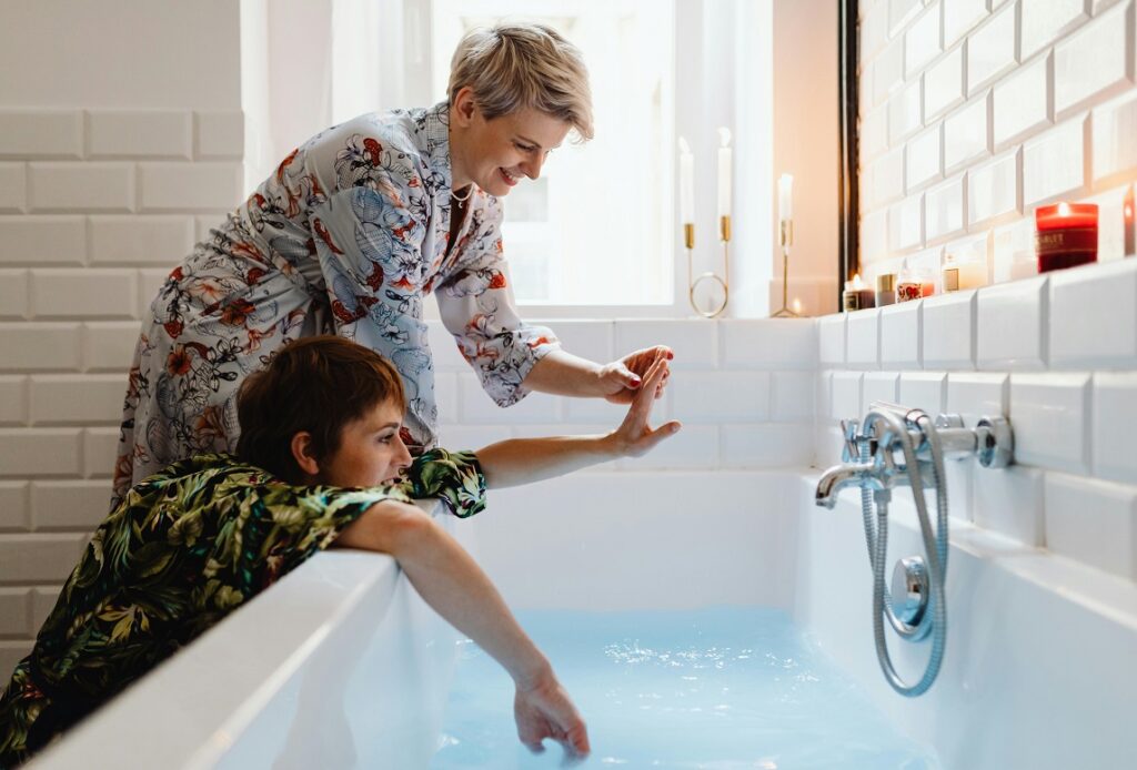 The Perfect Bubble Bath Date Night | Mirolin